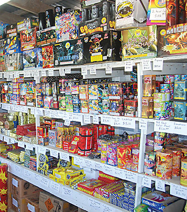 Selling fireworks a family tradition | News | palestineherald.com