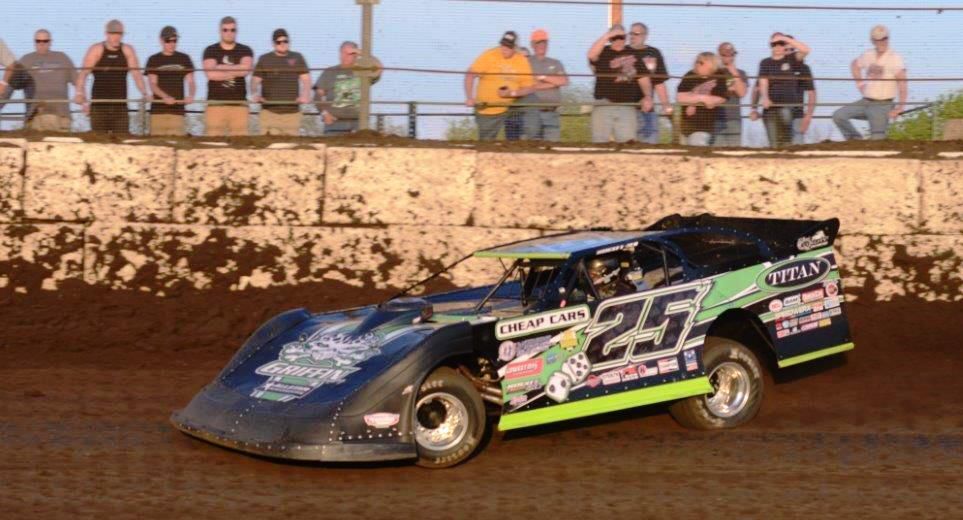 Yentes: Feger keeping "The Dream" alive