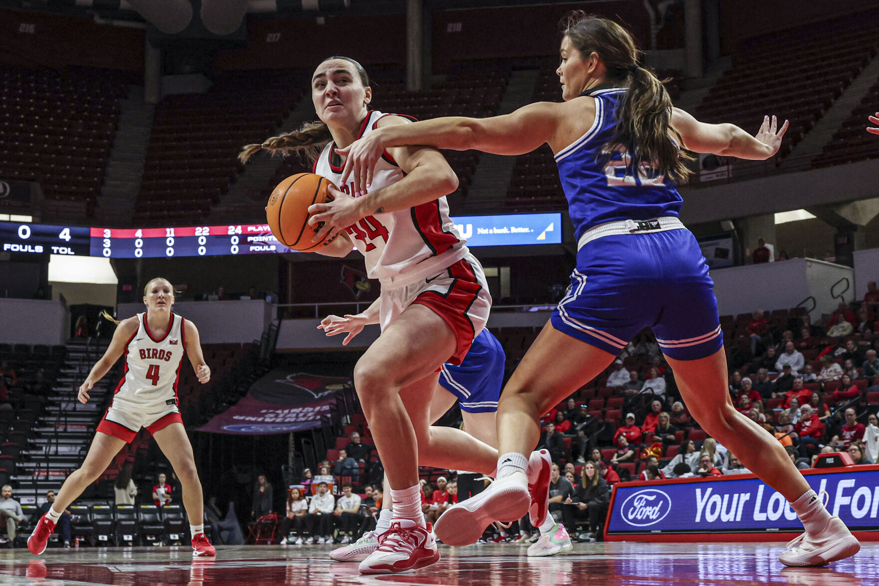 Photos: Drake visits Illinois State in Missouri Valley Showdown at ...