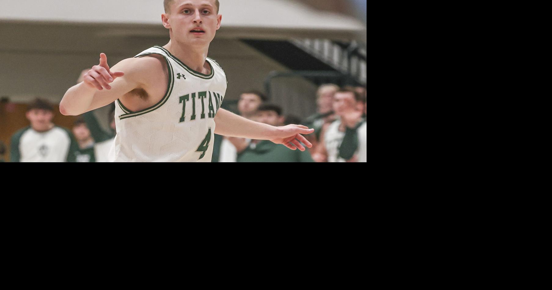Yoder thriving in return to Illinois Wesleyan as Titans host CCIW ...