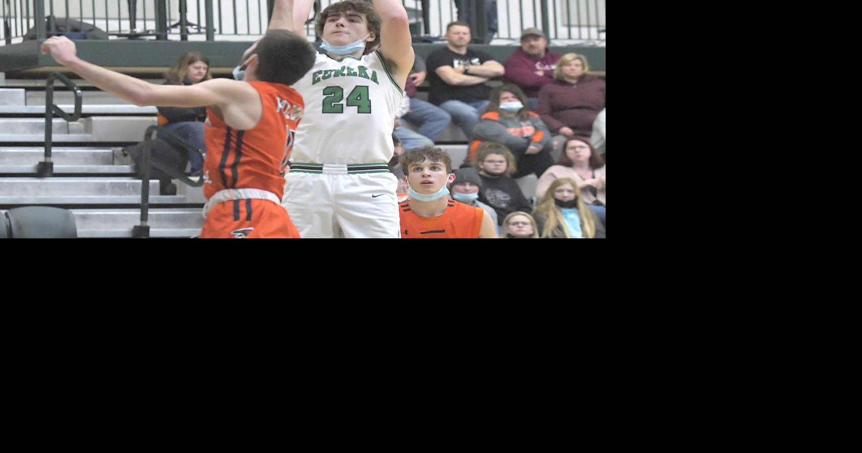 Eureka boys go back-to-back at Macomb Tournament