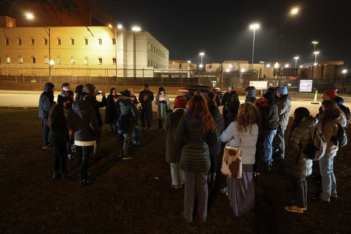 Advocates, survivors of detainees mourn 16 who died in Cook County Jail ...