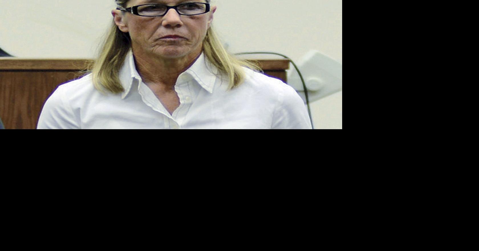 Ex-Dixon comptroller guilty of fraud released early from prison