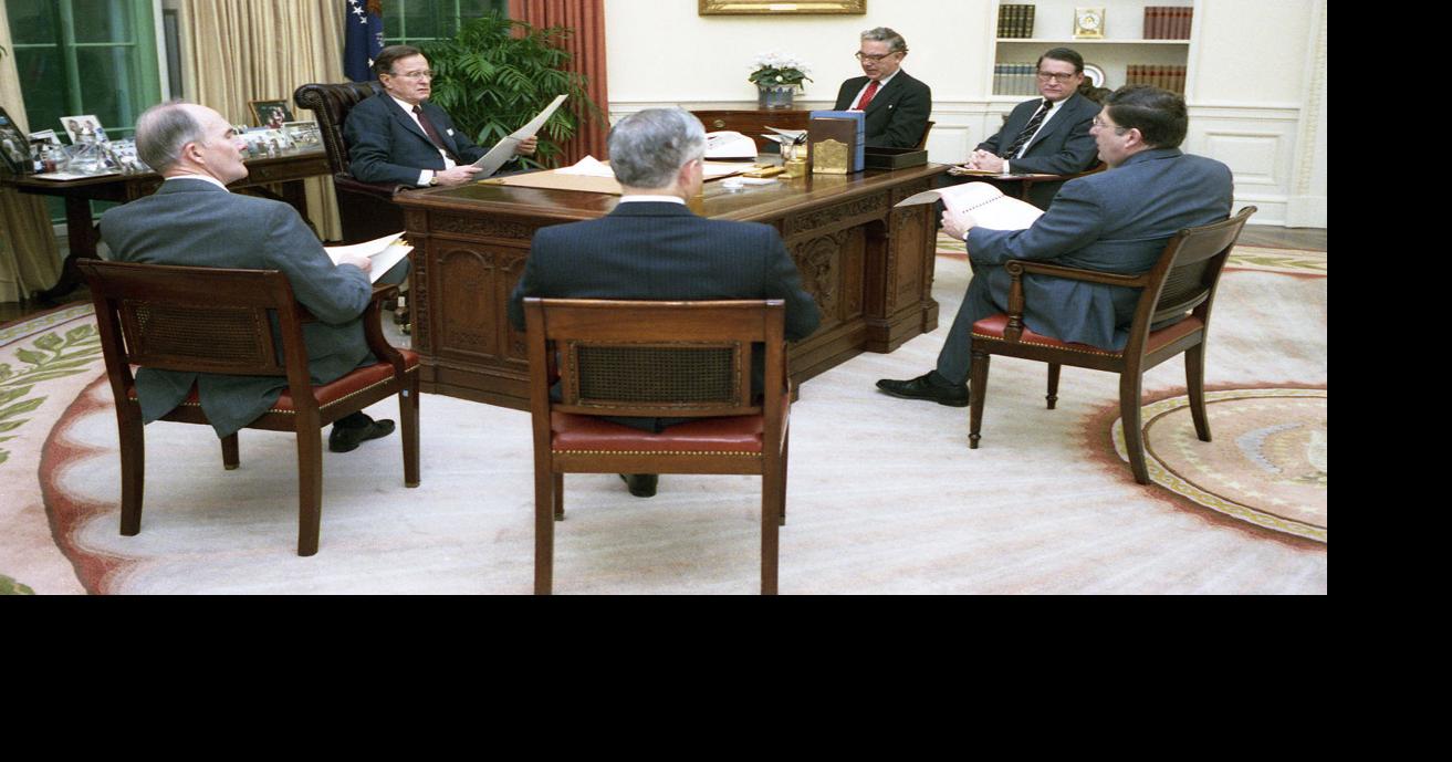 Ex-CIA officer pulls back curtain on 'secrets'