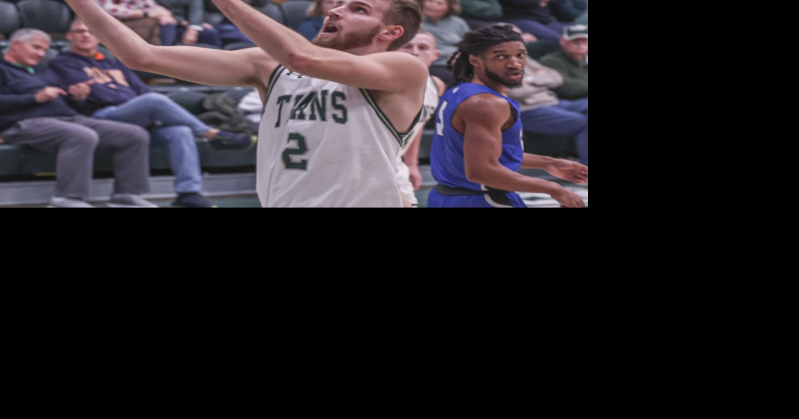 Nick Roper sparks Illinois Wesleyan men's basketball