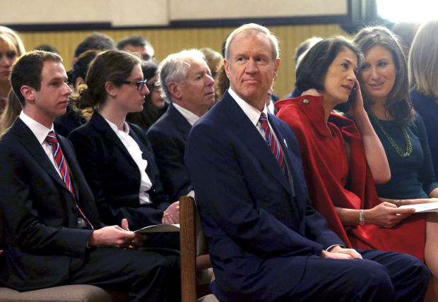 Rauner sworn in as Illinois' 42nd governor