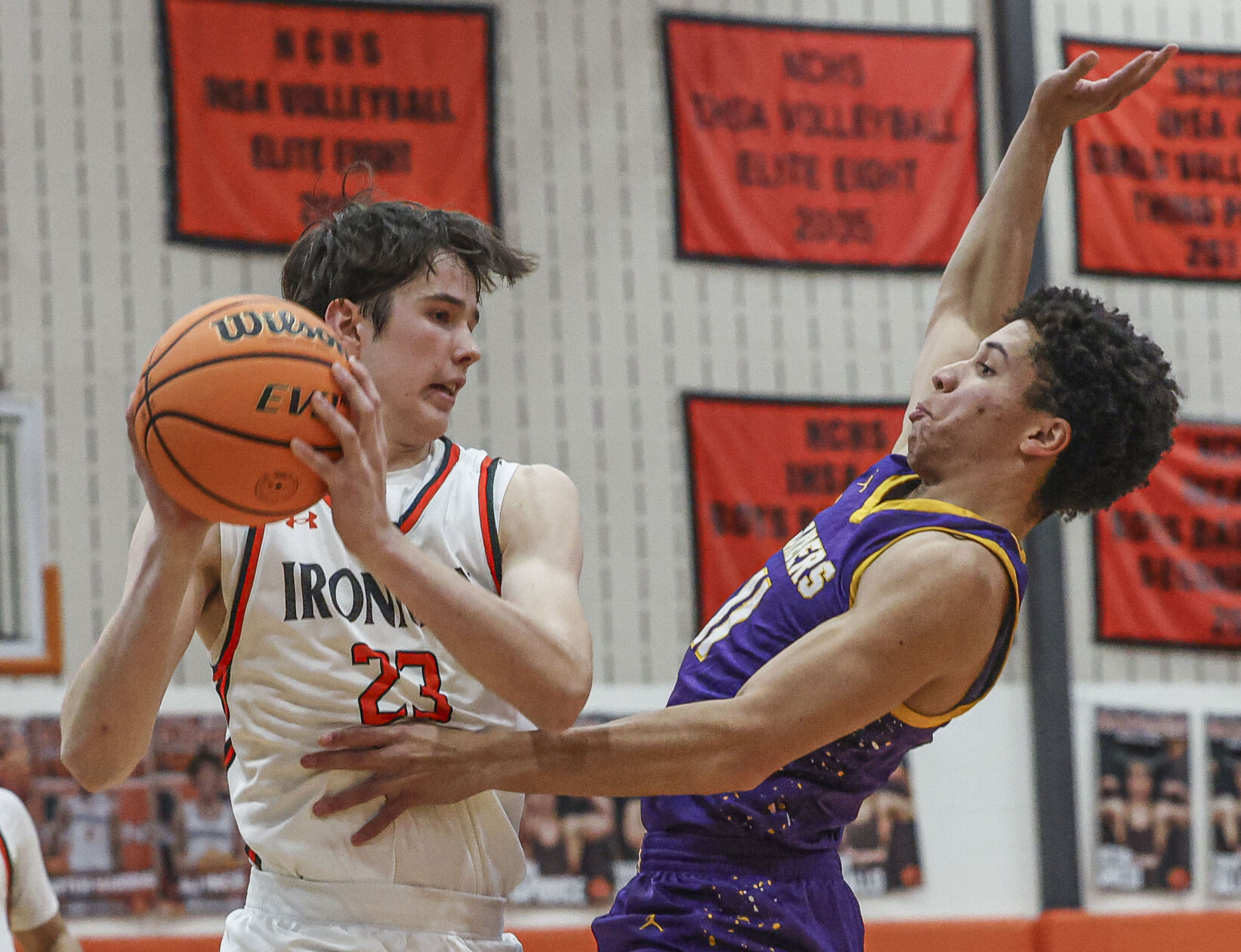 Normal Community boys use spurts to turn back Bloomington