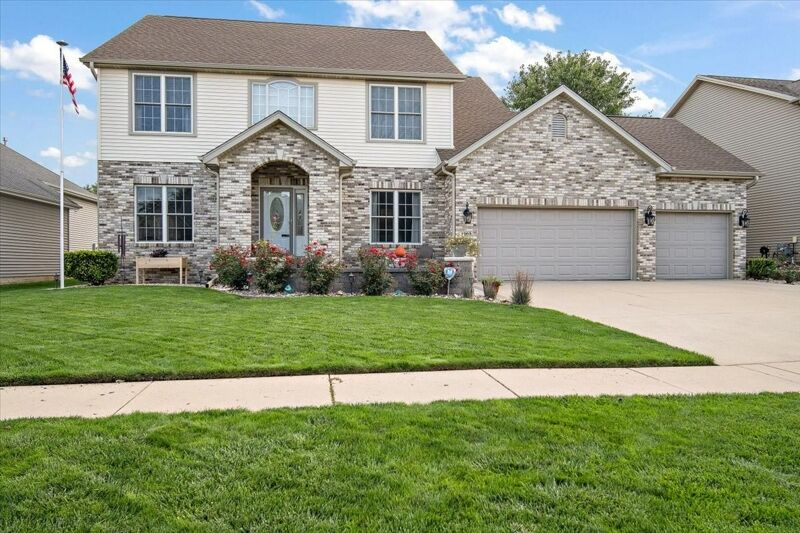 4 Bedroom Home in Normal - $434,900