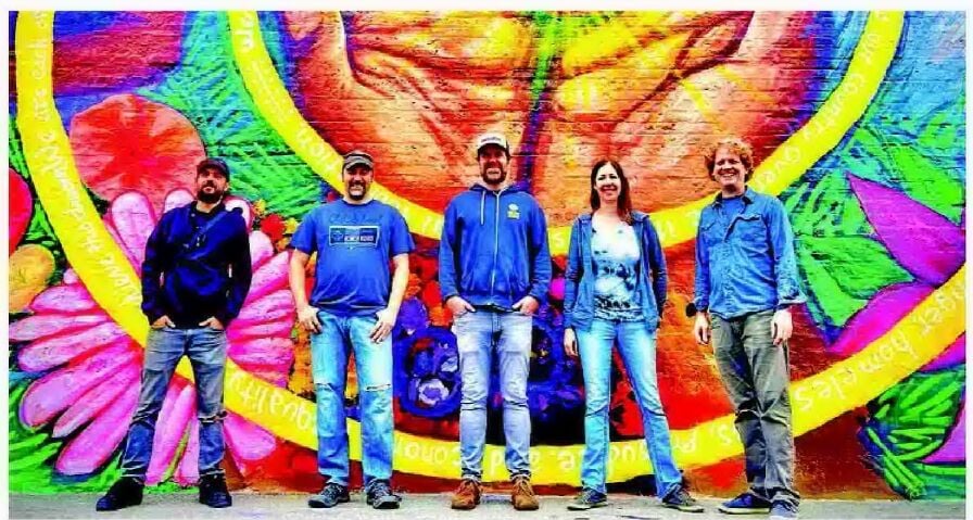 Old Shoe kicking up jams Saturday