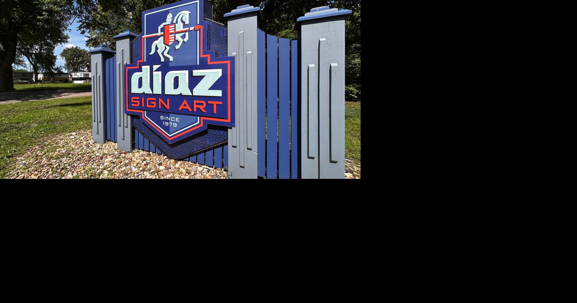 Diaz Sign Art keeps family craft alive in Pontiac