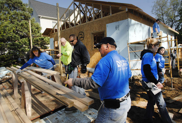 Nicor employees warm hearts, homes