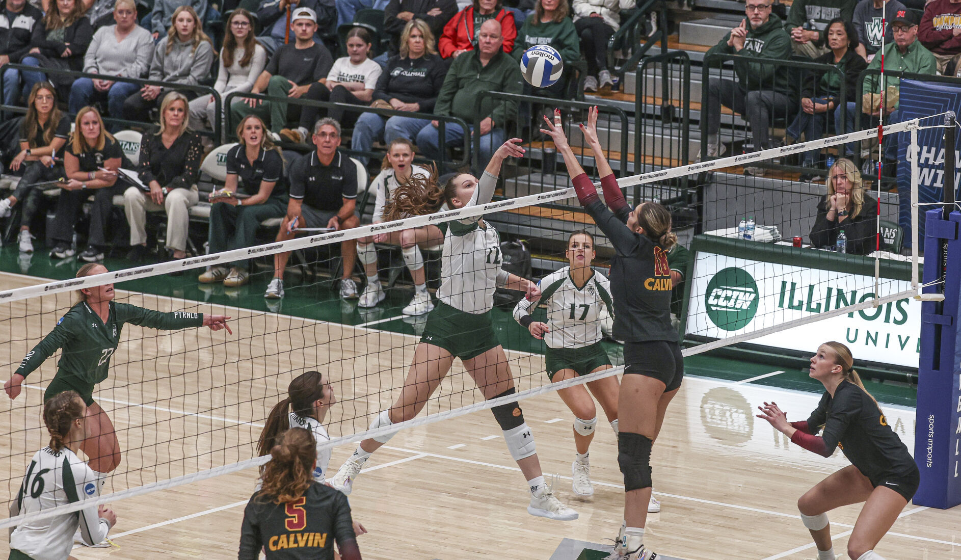 Photos:Calvin vs llinois Wesleyan during the NCAA Regional Championship ...