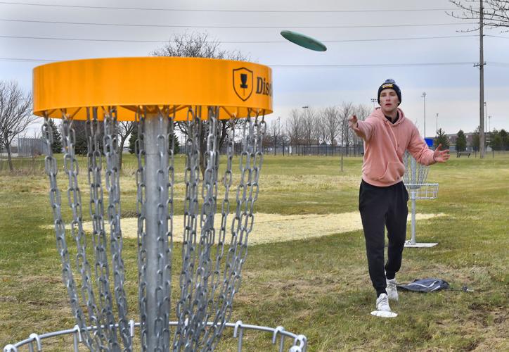 Why Do Disc Golf Discs Fly Differently? - Altitude Disc Golf
