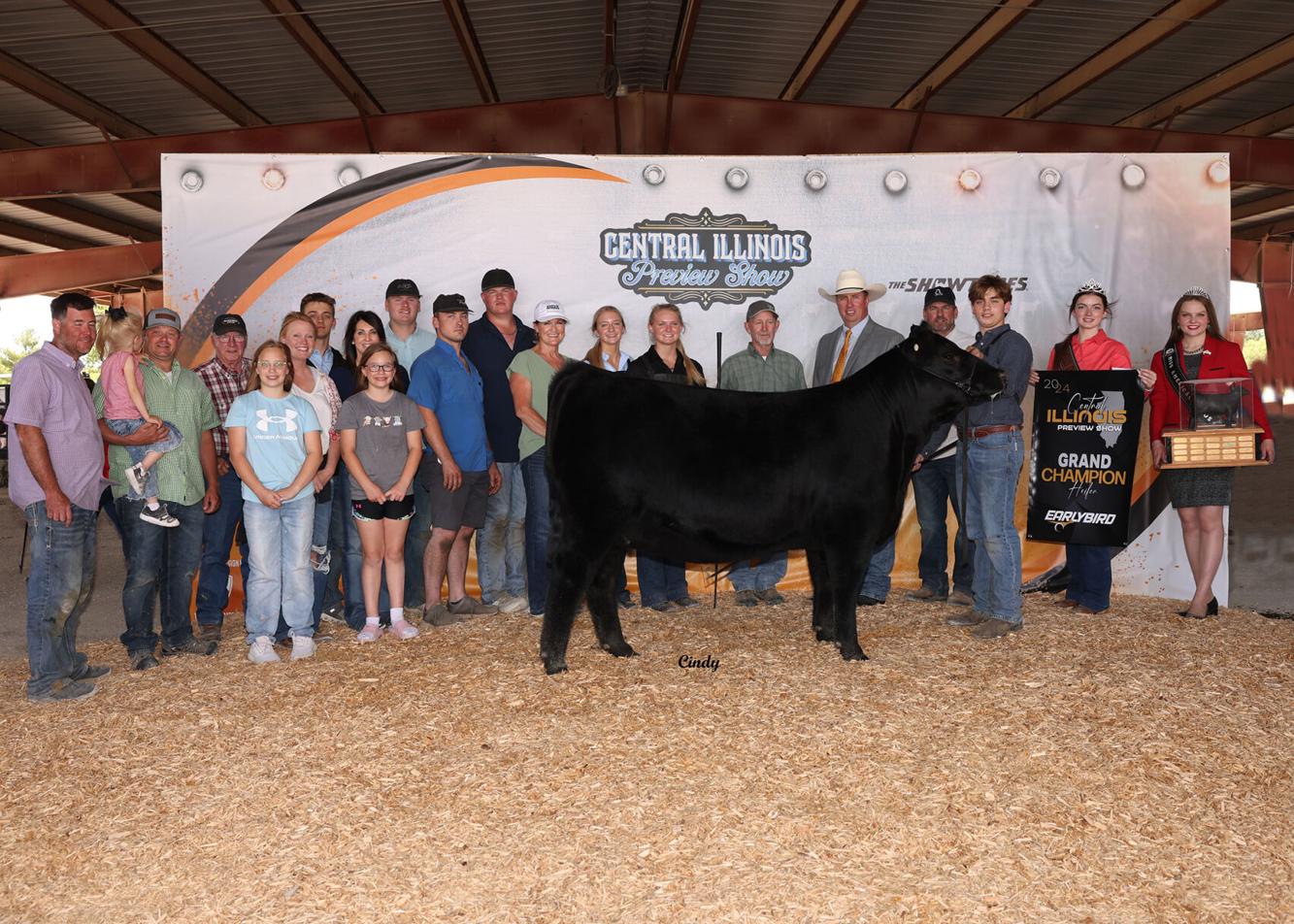 Local youth place at Central Illinois American Angus preview show in ...