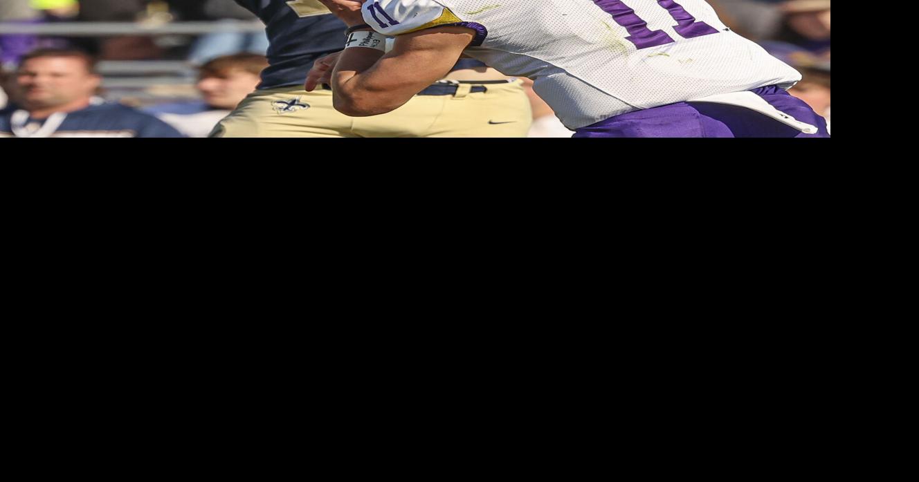 Colin Hayes passes, runs Central Catholic past Farmington