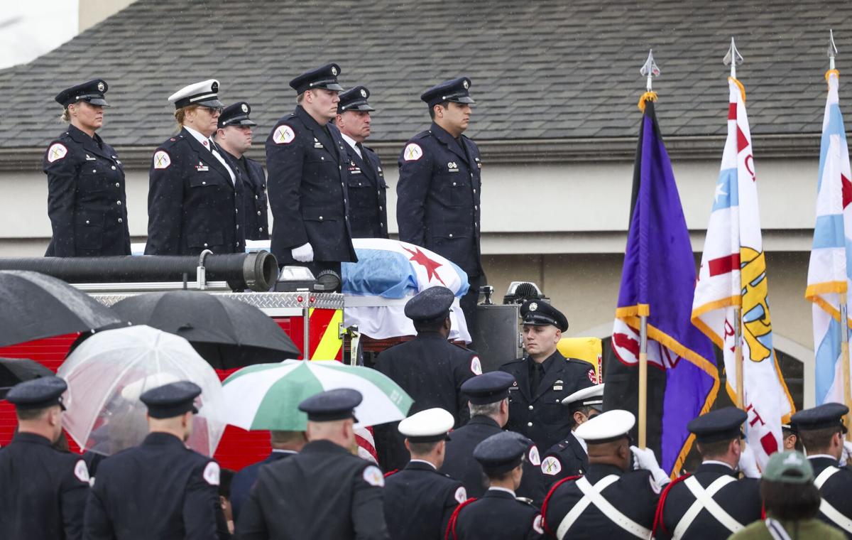 First responders honor fallen Chicago Firefighter Altman