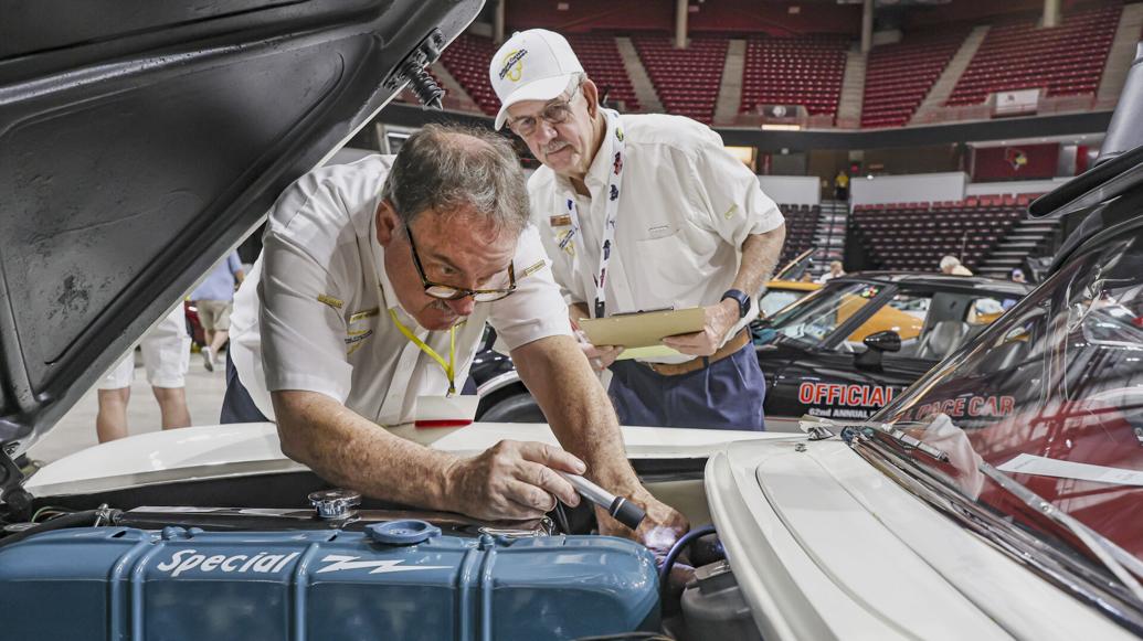 Thousands race in for Bloomington Gold Corvettes show