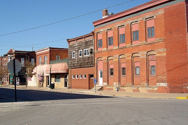 Fire severely damages several Minonk buildings