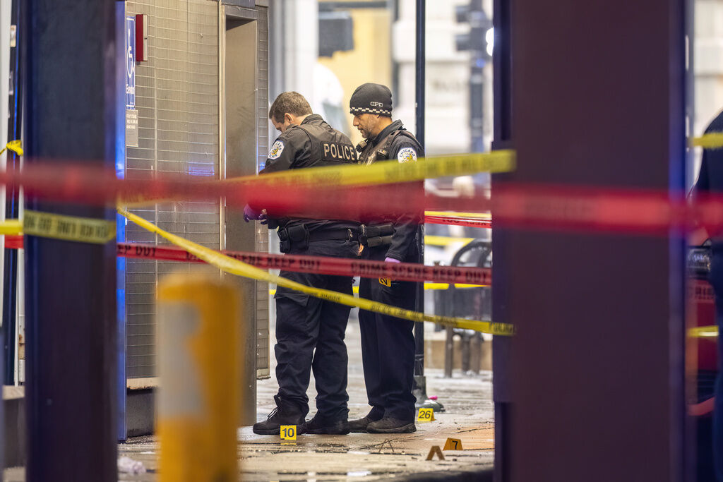 2 teen boys shot and killed leaving Chicago school