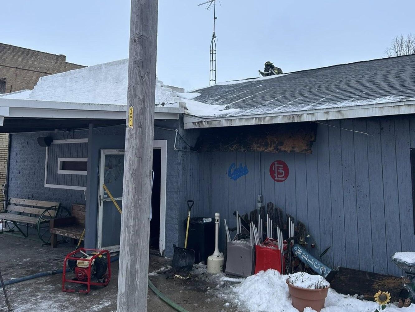 Cooksville bar, Longbranch Again, destroyed in fire