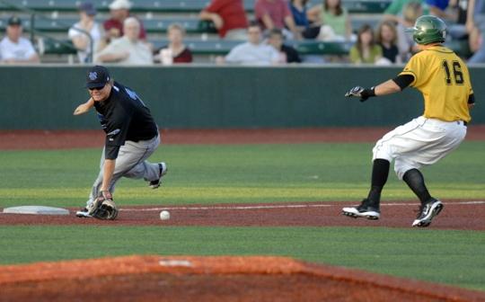 Photos: CornBelters vs. Windy City 05/18/12