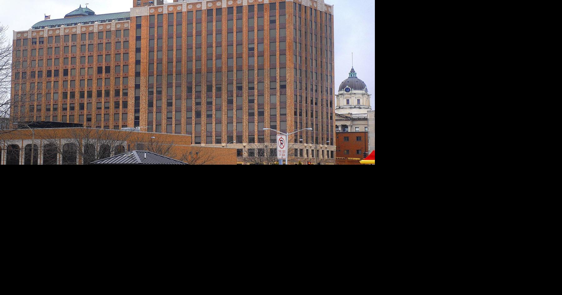 State Farm, city officials meeting Monday about downtown building