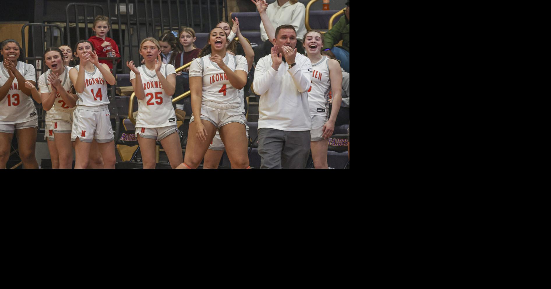 bench cheer 1 122723.JPG