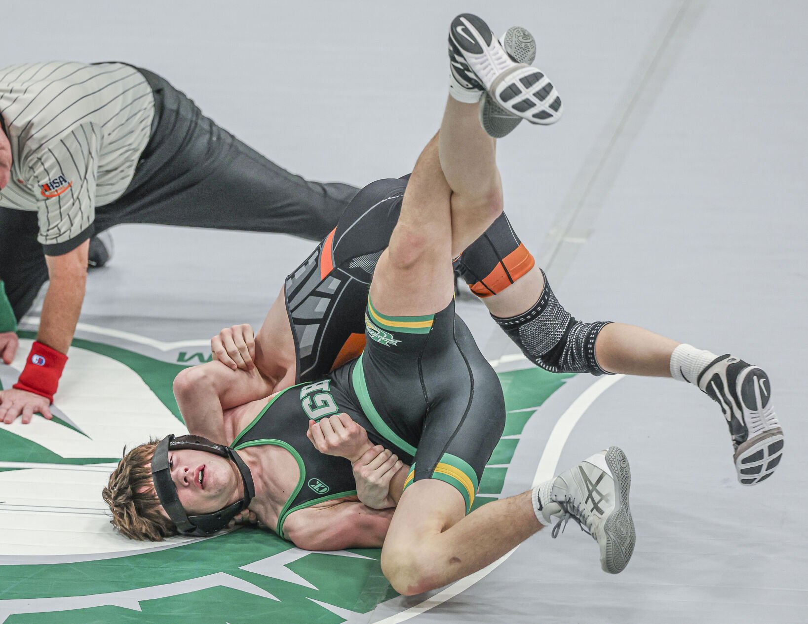 Crash on Illinois Route 9 leaves one dead Christmas Eve