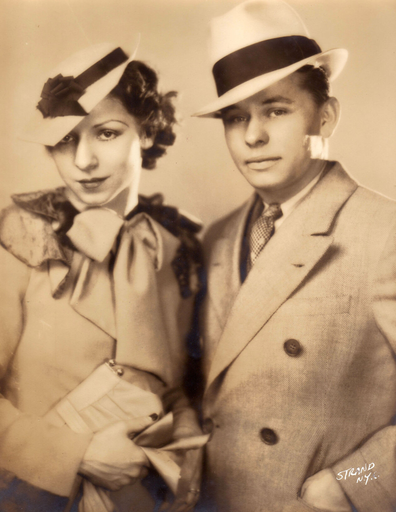 Female trapeze star trained in Bloomington, found fame with triple ...