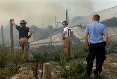 Fire destroys barn near Chenoa
