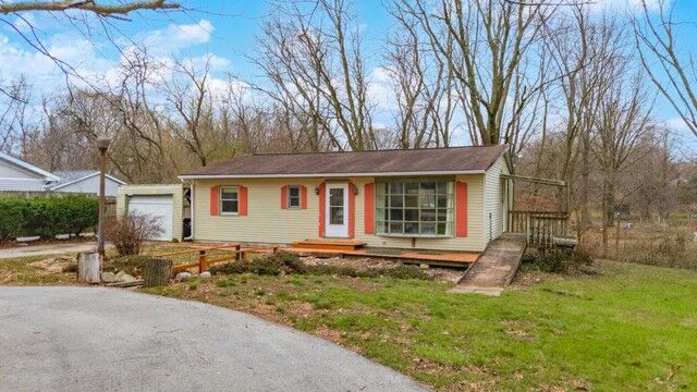 2 Bedroom Home in Heyworth - $125,000