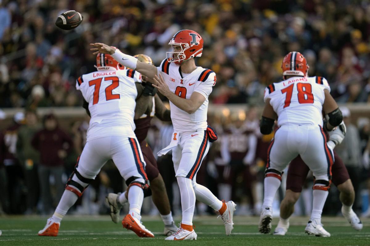 Illinois football with tough choice at quarterback