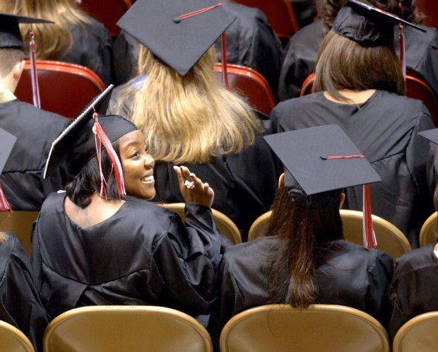 ISU graduation ceremony an early gift for students' moms