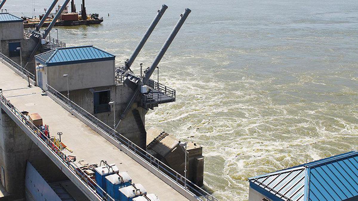 End of 20-year Ohio River dam, lock upgrade may help Illinois farmers