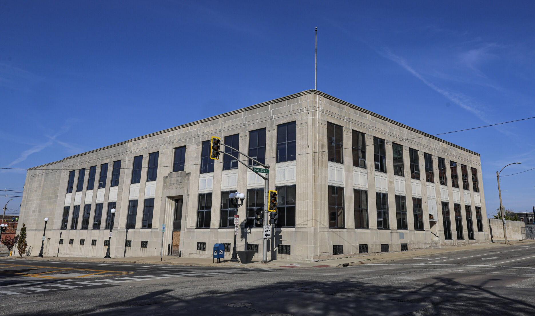 Bloomington OKs using Pantagraph building as a school