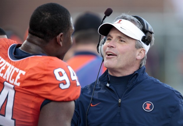 Illini defensive linemen Spence to enter NFL draft