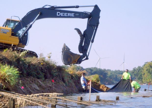Erosion control goal of work on Evergreen Lake shoreline