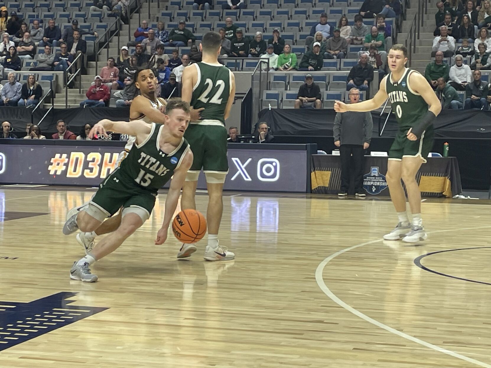 Late Emory 3-pointer sends Illinois Wesleyan to Elite Eight defeat