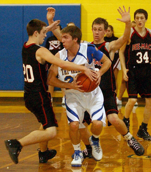 Deer Creek-Mackinaw boys basketball 2008-09