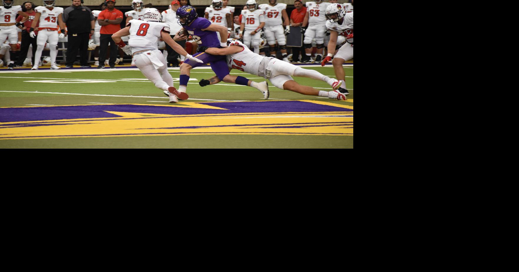 Jason Lewan making tackle at UNI