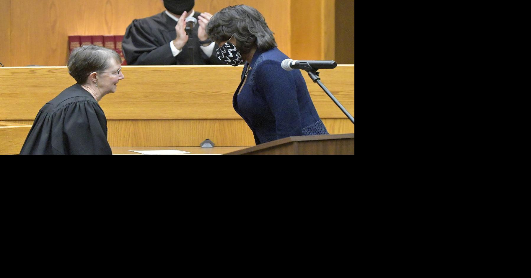 Illinois Supreme Court drops masks requirement in courthouses, leaves ...