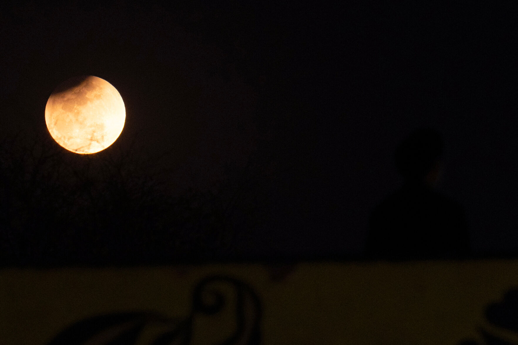 Photos show the March 2026 blood moon and total lunar eclipse around ...