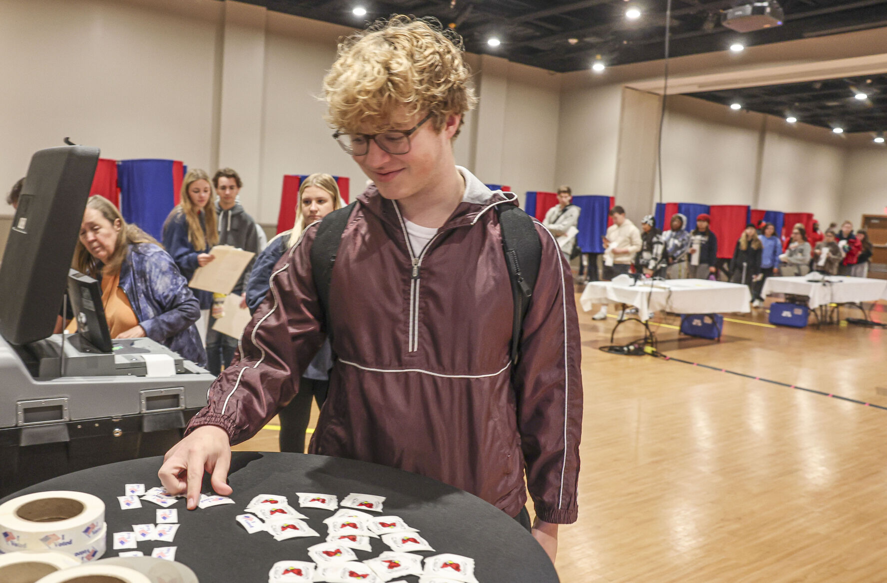 Bloomington Election Commission conducts voter verification