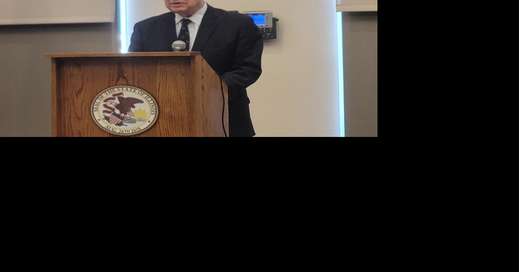 Durbin highlights Amtrak service during Normal visit