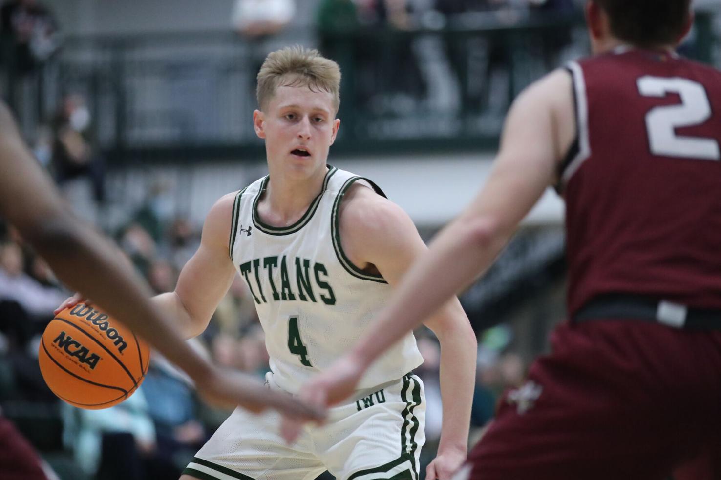 With Luke Yoder back at point guard, Illinois Wesleyan opens season at Sikma Invitational