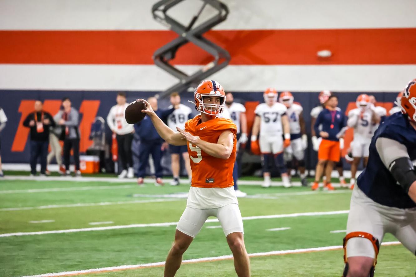 Luke Altmyer earning trust of teammates, cementing his spot as Illinois ...