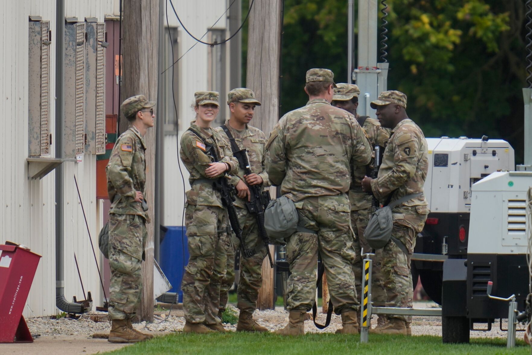Photos: Texas National Guard members seen at Illinois base