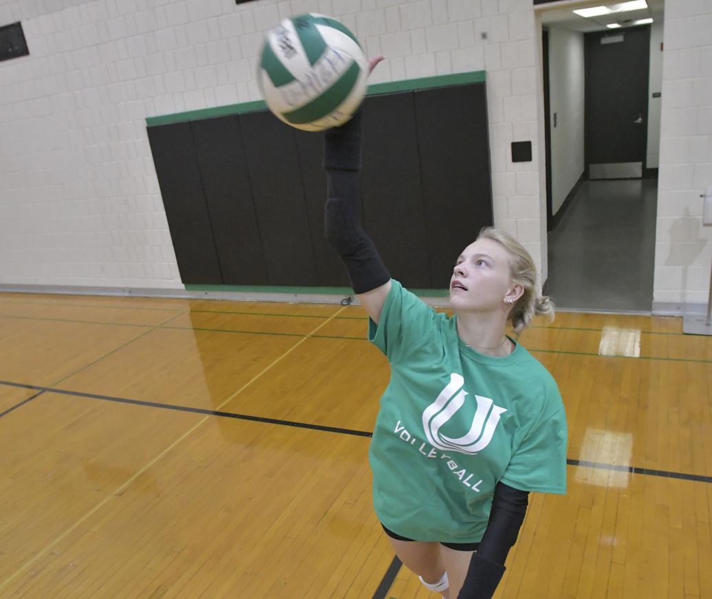 University High's Lily Barry picks 'dream school' Illini for volleyball