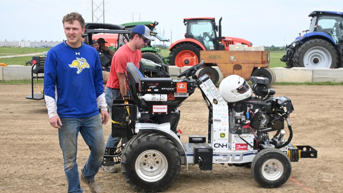 Quarter-scale tractors compete at McLean County Fairgrounds