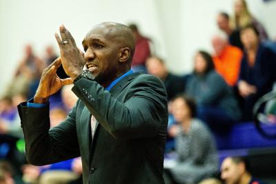 Robinson resigns as Pontiac basketball coach